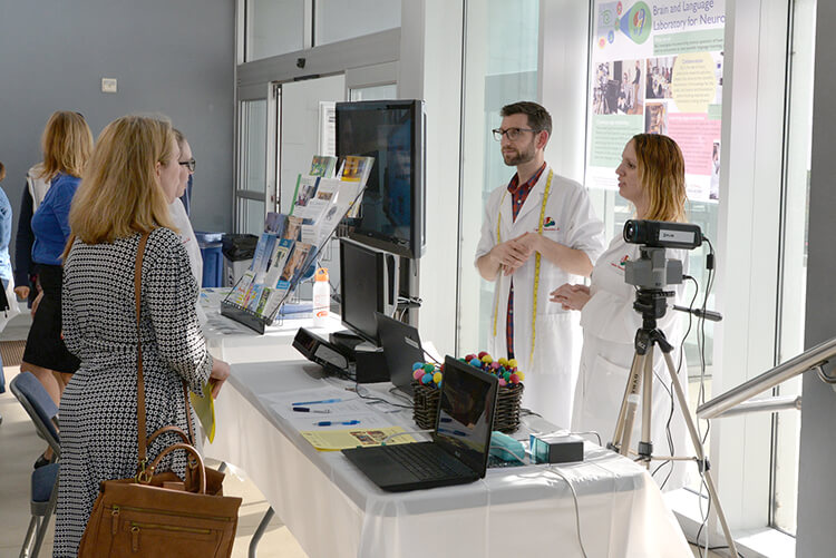 Visual Language and Visual Learning (VL2) | Gallaudet University