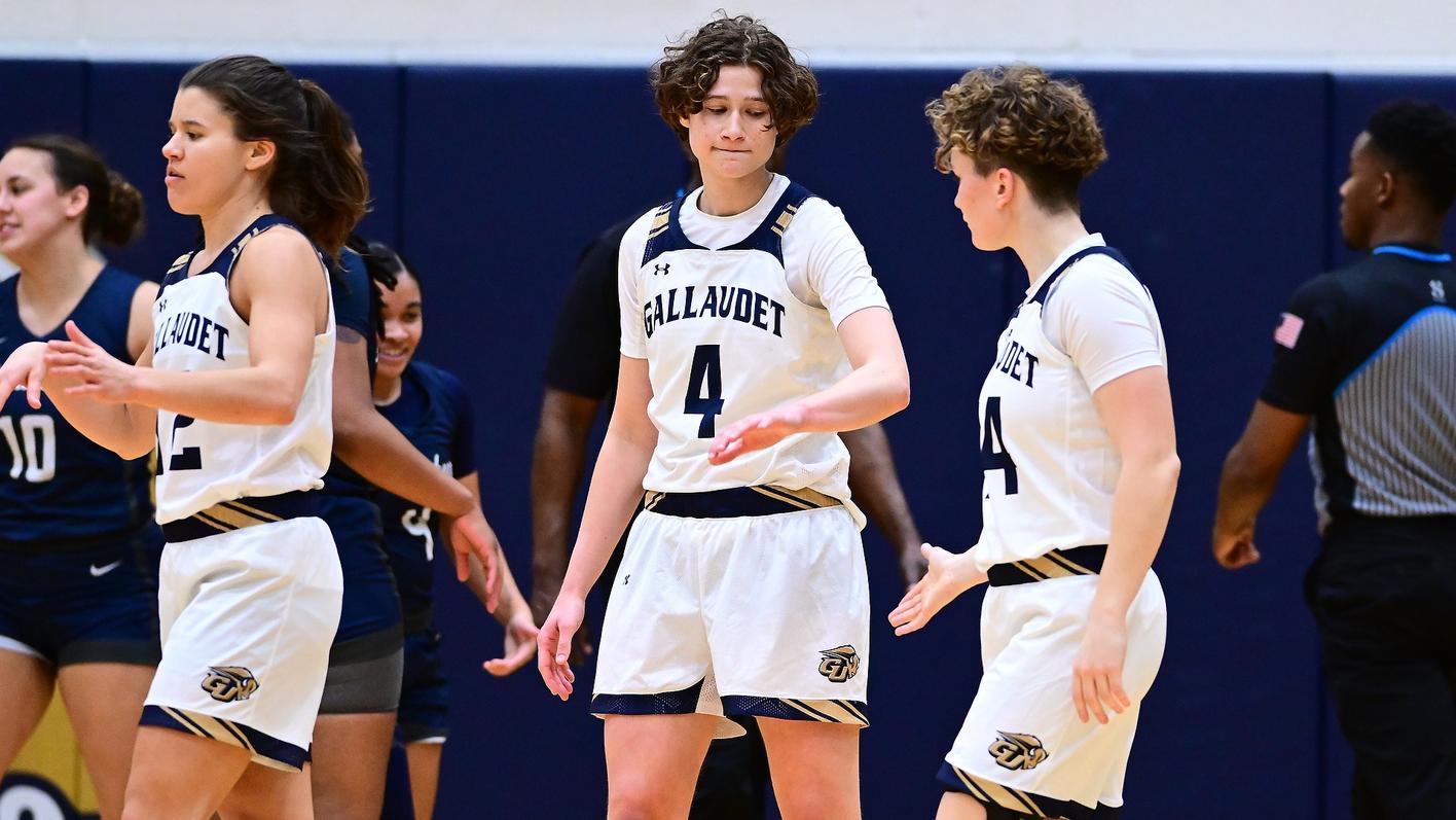 Men’s, women’s basketball teams advance to playoffs | University ...